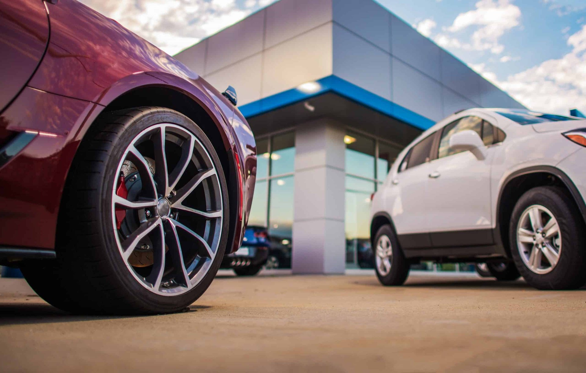 Découvrez l'élégance automobile chez votre concessionnaire Renault ...